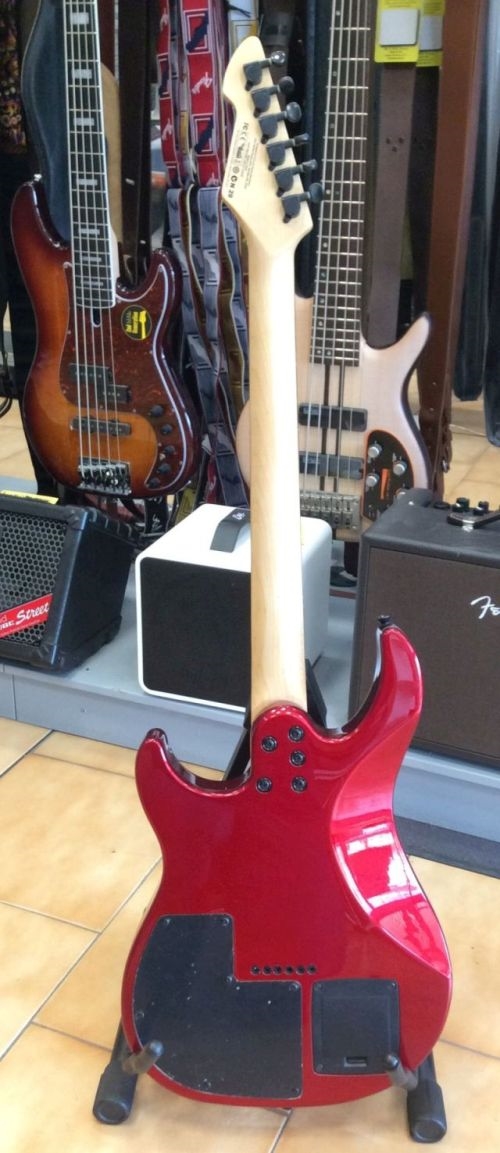 Casa Musicale Varese | PEAVEY AT-200 ANTARES AUTO-TUNE GUITAR